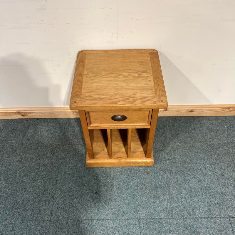 Small, Oak, Side Table. (O158) - The Restored Furniture Place